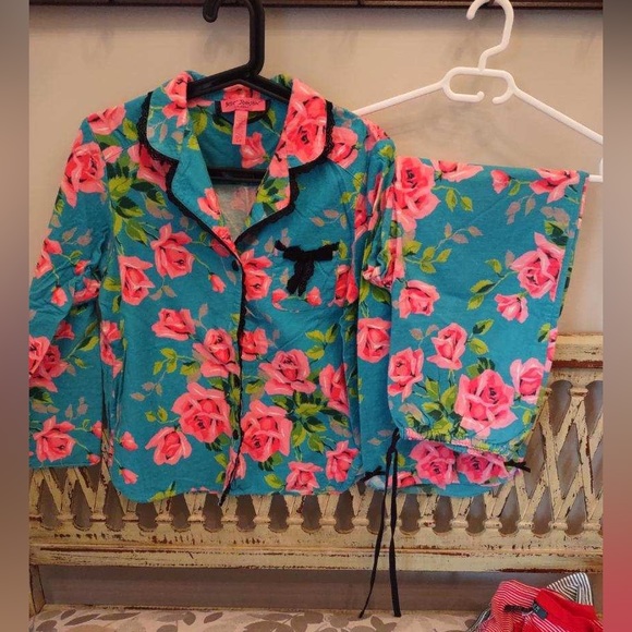 Betsey Johnson Intimates And Sleepwear Betsey Johnson Pink Blue Floral Flannel Pajama Set